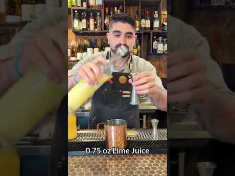 Making a Classic Moscow Mule, 2 Different ways!