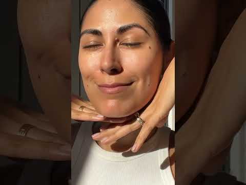 You NEED this clear sunscreen for summer!