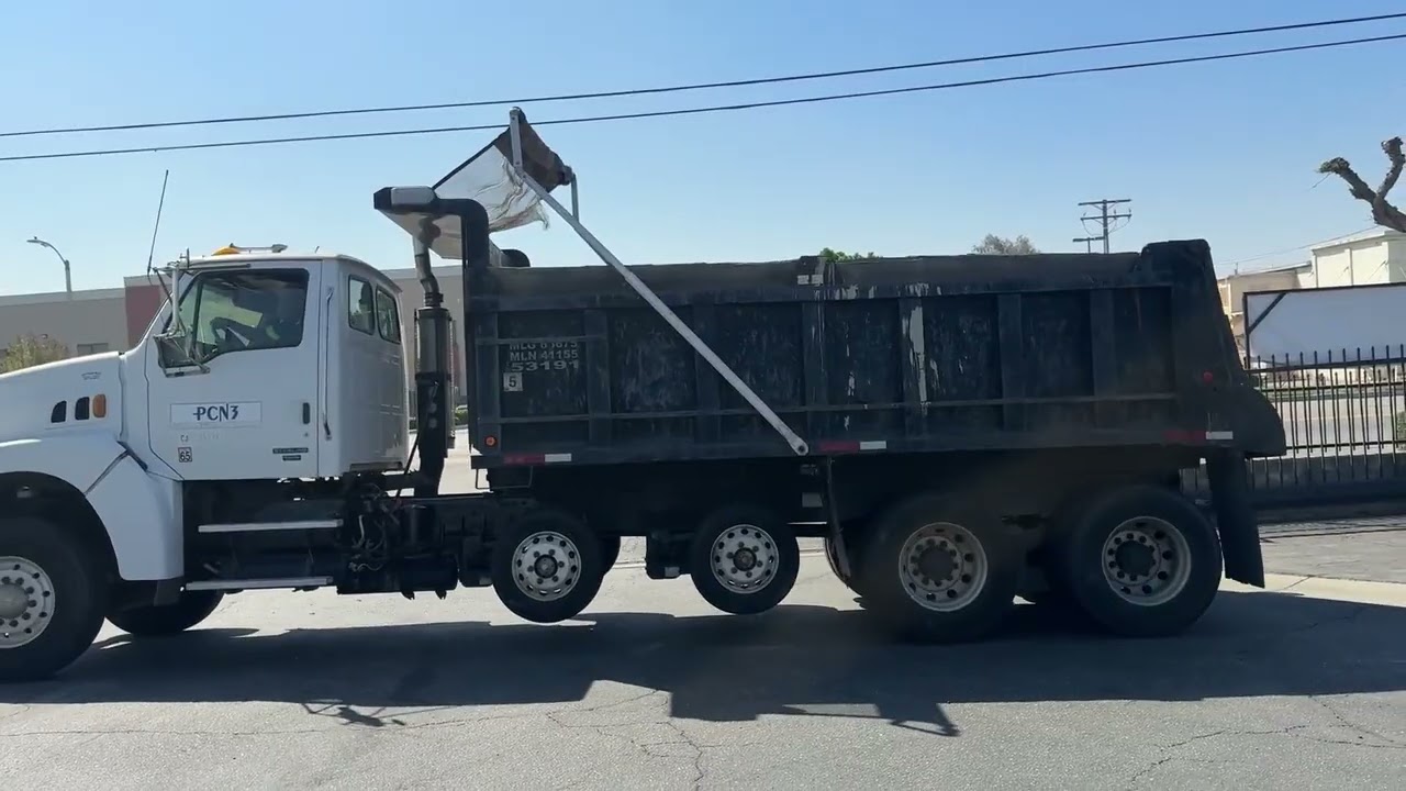 2006 STERLING 9500 6AU12327 For Sale