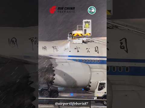 Amazing DE-ICING Operation , Boeing 747-89L , Air China (B-2486) , [ AGE : 9 Years ]