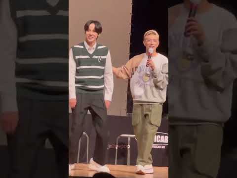 ATEEZ HONGJOONG surprised by YUNHO's height - we love a short king! #ateez #fansign #shorts
