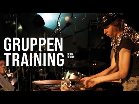 GRUPPENTRAINING @ Kunsthaus ACUD | LIVE FROM BERLIN