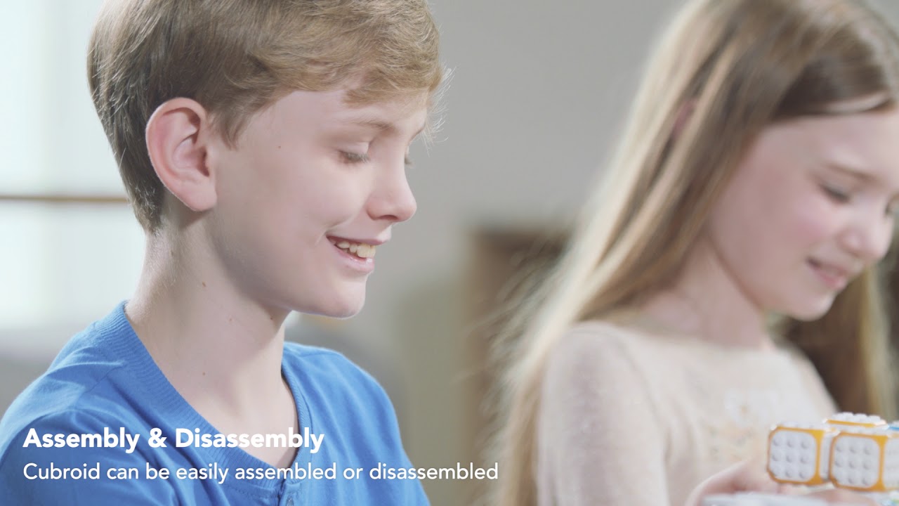 Cubroid teaches coding with Lego-like bricks.