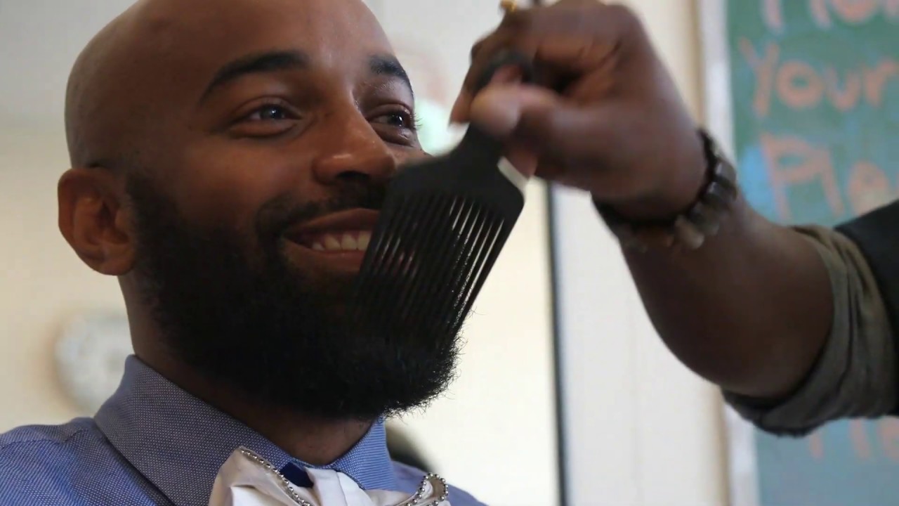 Chicago Comb Model 7 Carbon Fiber Detangling, Lift and Pick Comb