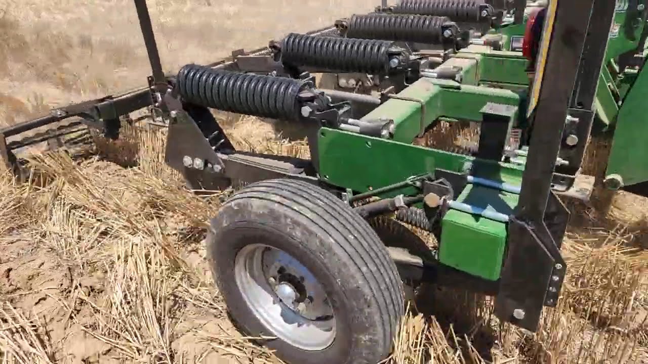 Unverferth Zone Builder Ripping 500-600mm deep in Wheat Stubble Serpentine Victoria 2023