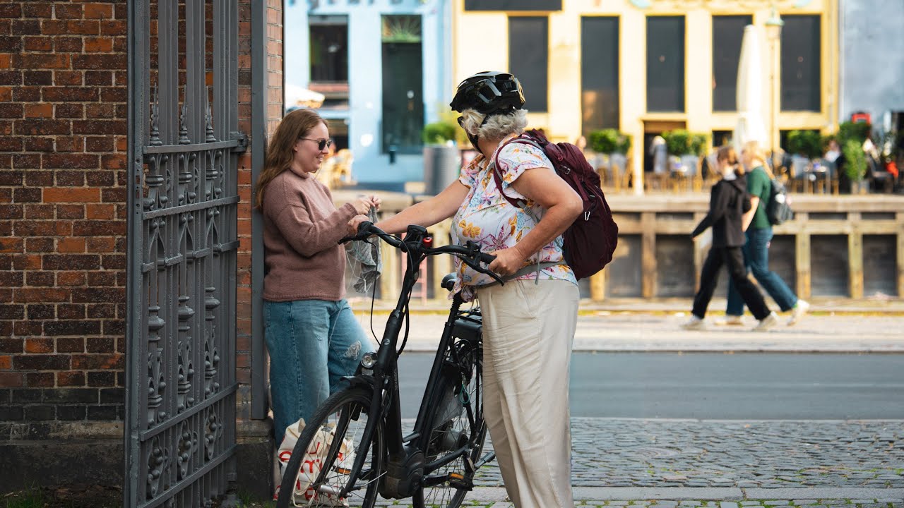 why is everyone knitting in copenhagen?