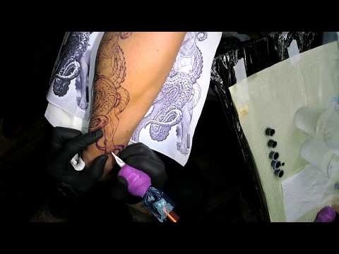 Live Tattooing with Cris Gherman aka CGTV