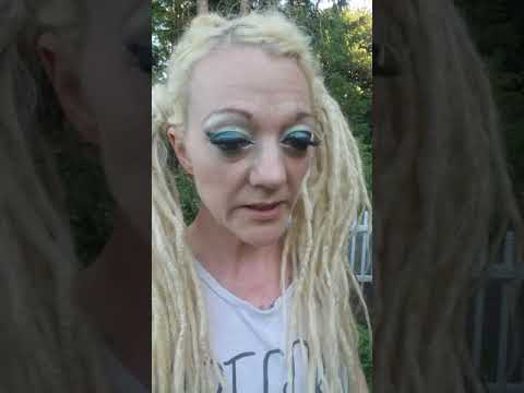 Witchcraft Vlog- Blood moon THE TAXIDERMY WITCH