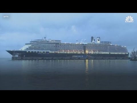 Cruise ship passengers finally disembark in Cambodia after coronavirus fears