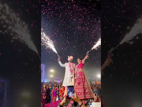 Groom kissed her betterhalf during varmala | Beautiful moments captured 🥰🤵👰
