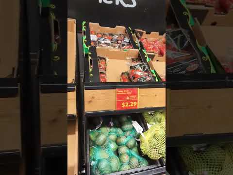 Tomato ๐
shopping at Aldi