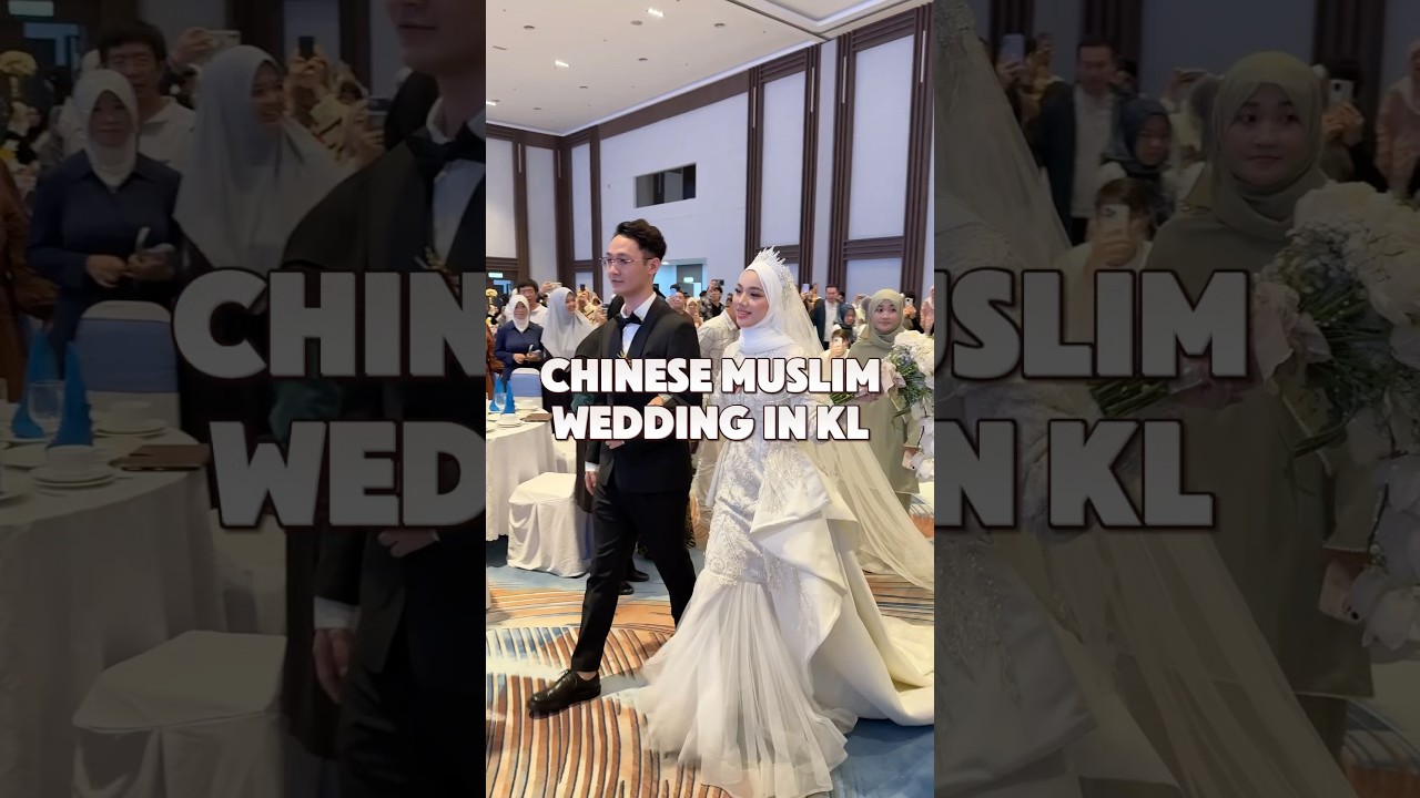A Chinese A Chinese Muslim wedding in Malaysia— no performance, no show,just aWalmah! #chinesemuslim