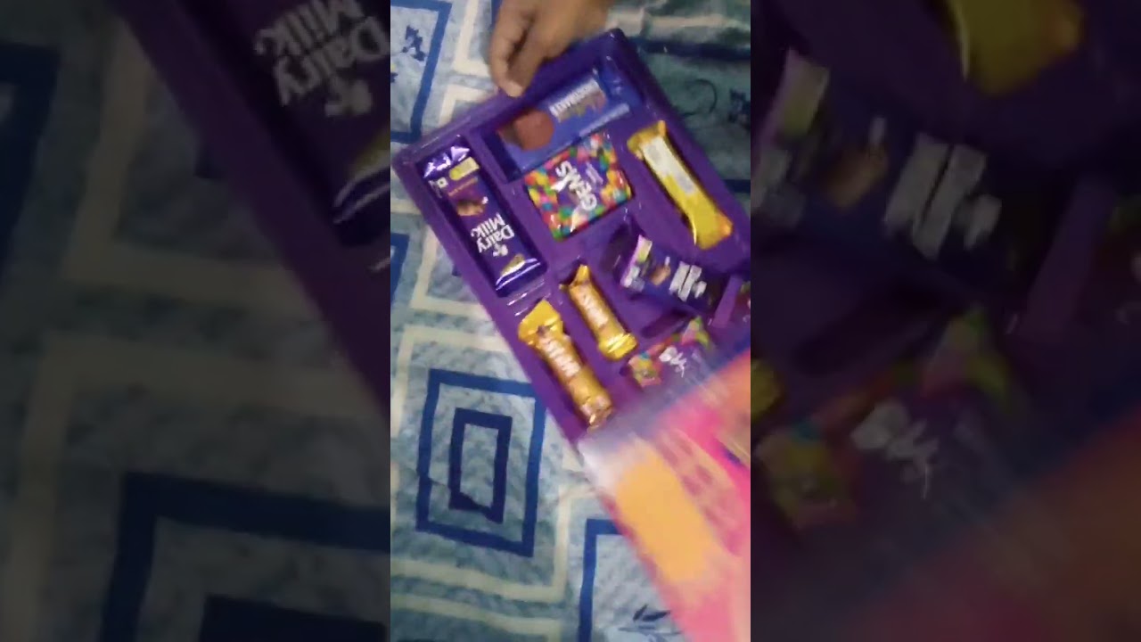 Touch and hold a clip to pin it. Unpinned clips will be deleted after 1 hour.