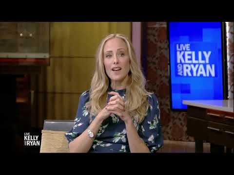 Kim Raver Is Having Fun on This Season of “Grey’s Anatomy”