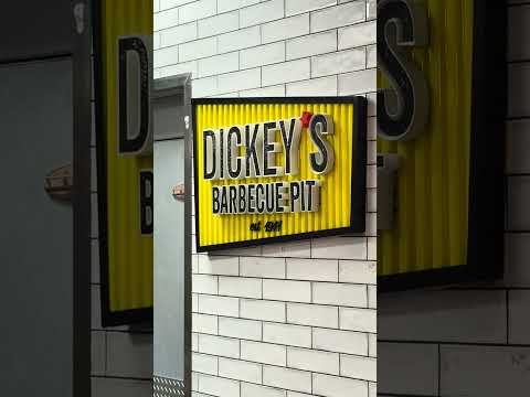 Delicious Breakfast BBQ at DFW Airport #dickeysbbq #bbq #airport #breakfast #dallas #dfw #texas