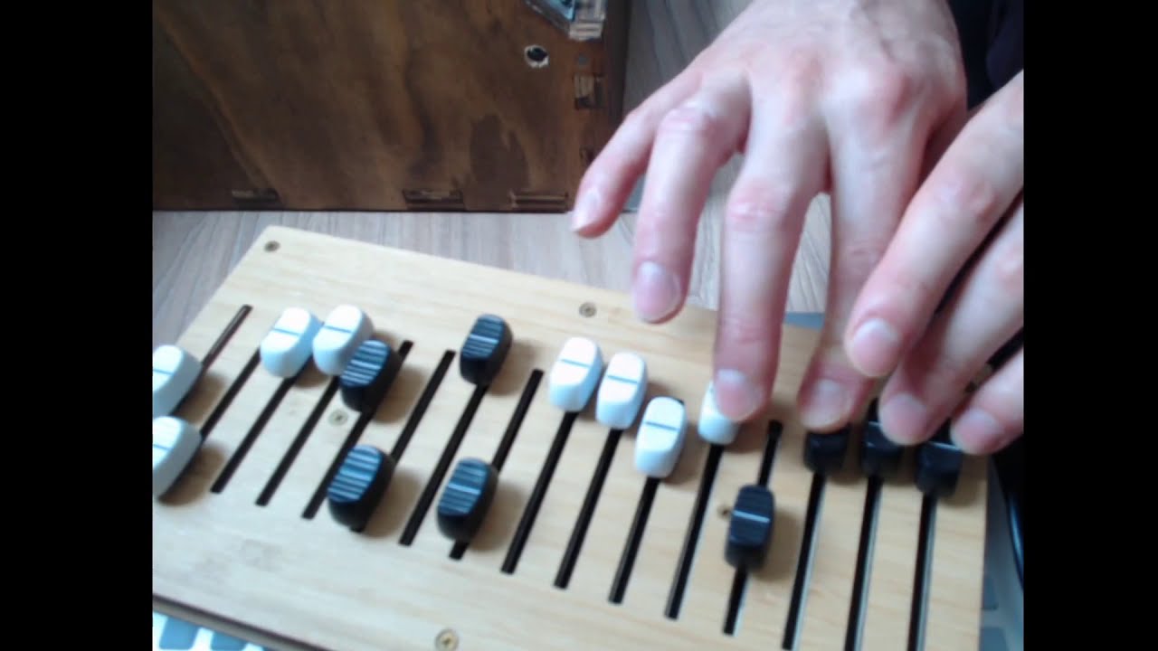 Blippoo: a Blippoo Box clone for Norns - Library - lines