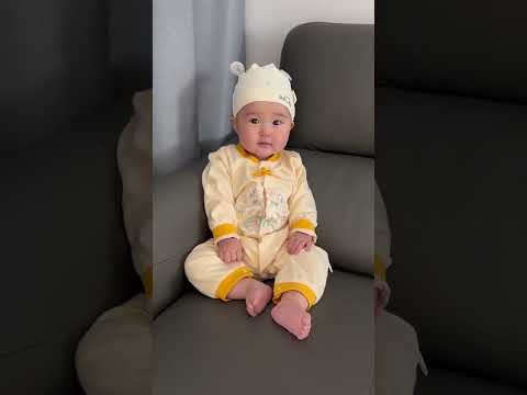 It’s so cute to sit here in this national style onesie. Your cute baby dressing blogger has been