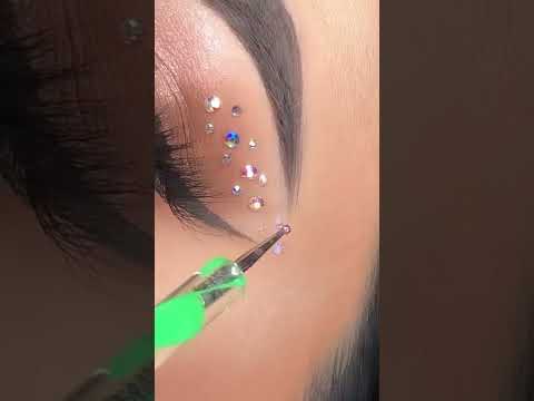 How to Apply Rhinestones on your eyes | Makeup Tutorial #rhinestones #makeupideas #makeuphacks #eyes