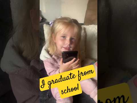 Hey Siri, how do you say graduated in Spanish. #graduation #graduate #shortfeed #short #spanish