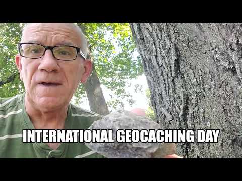 International Geocaching Day - A fake rock!