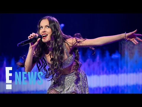 Olivia Rodrigo Handles Wardrobe Malfunction Like A Pro - Classic ...