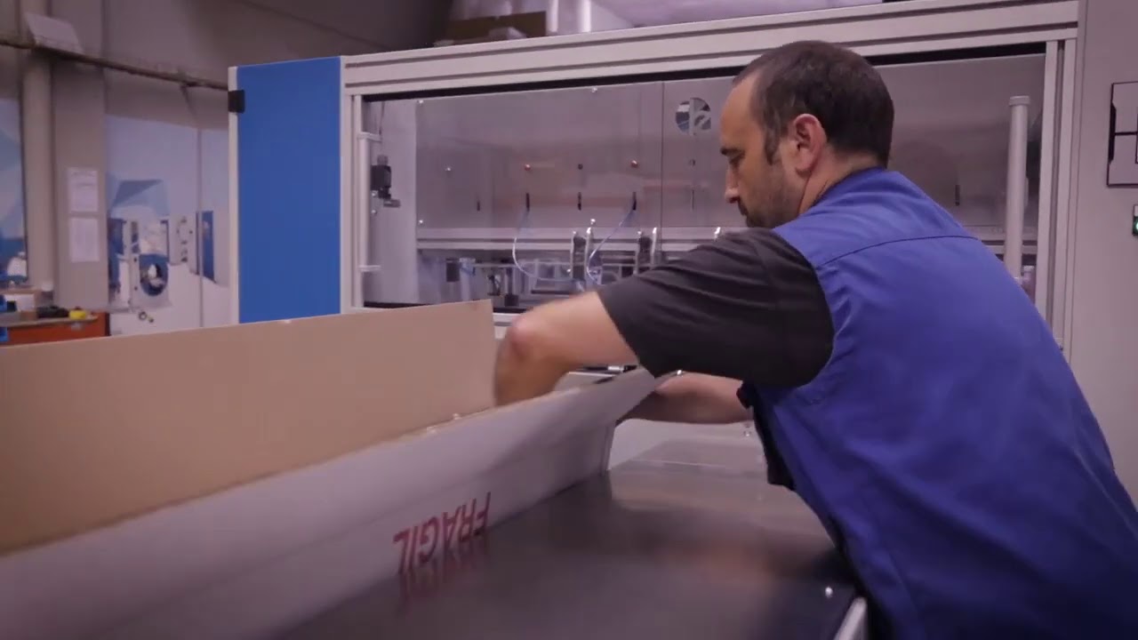 Máquina formadora de cajas de cartón Kutter Series + Automatic folder AF de Embalitec