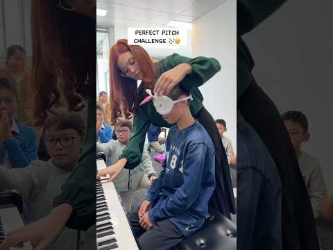 Perfect pitch BATTLE girls vs boys! 👧🏻🧒🏻🎶 #classicalmusic #music #pianist #piano #pianostudent