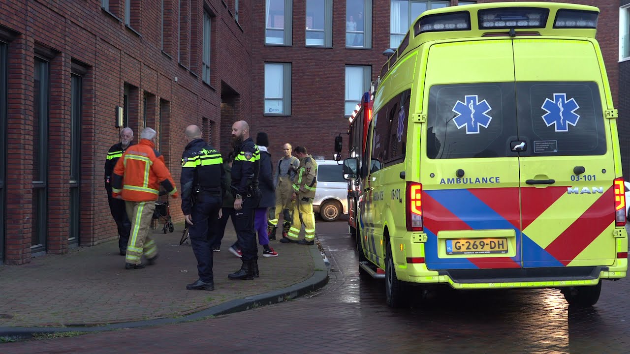 Brand magnetron in woning Assen(Video)