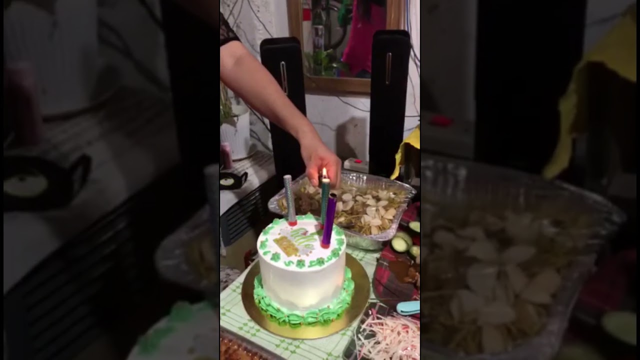 Sparkling candles on our New Year cake.  #newyearcake #cakesesign #cakecancle #aestheticcake