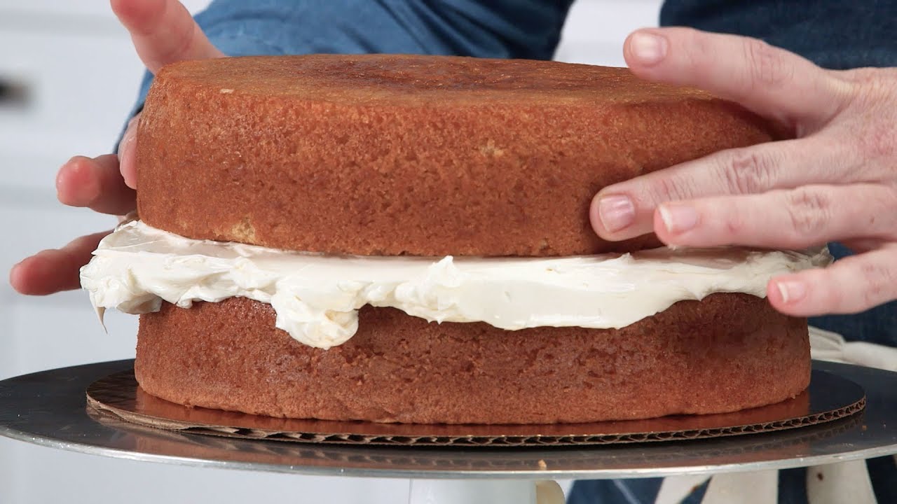How To Make Perfectly Flat Cake Layers | Southern Living