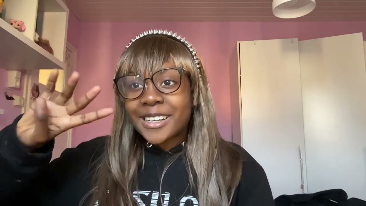 HOW TO BE EMO/SCENE IN WINTER *BUILD AN OUTFIT WITH ME*