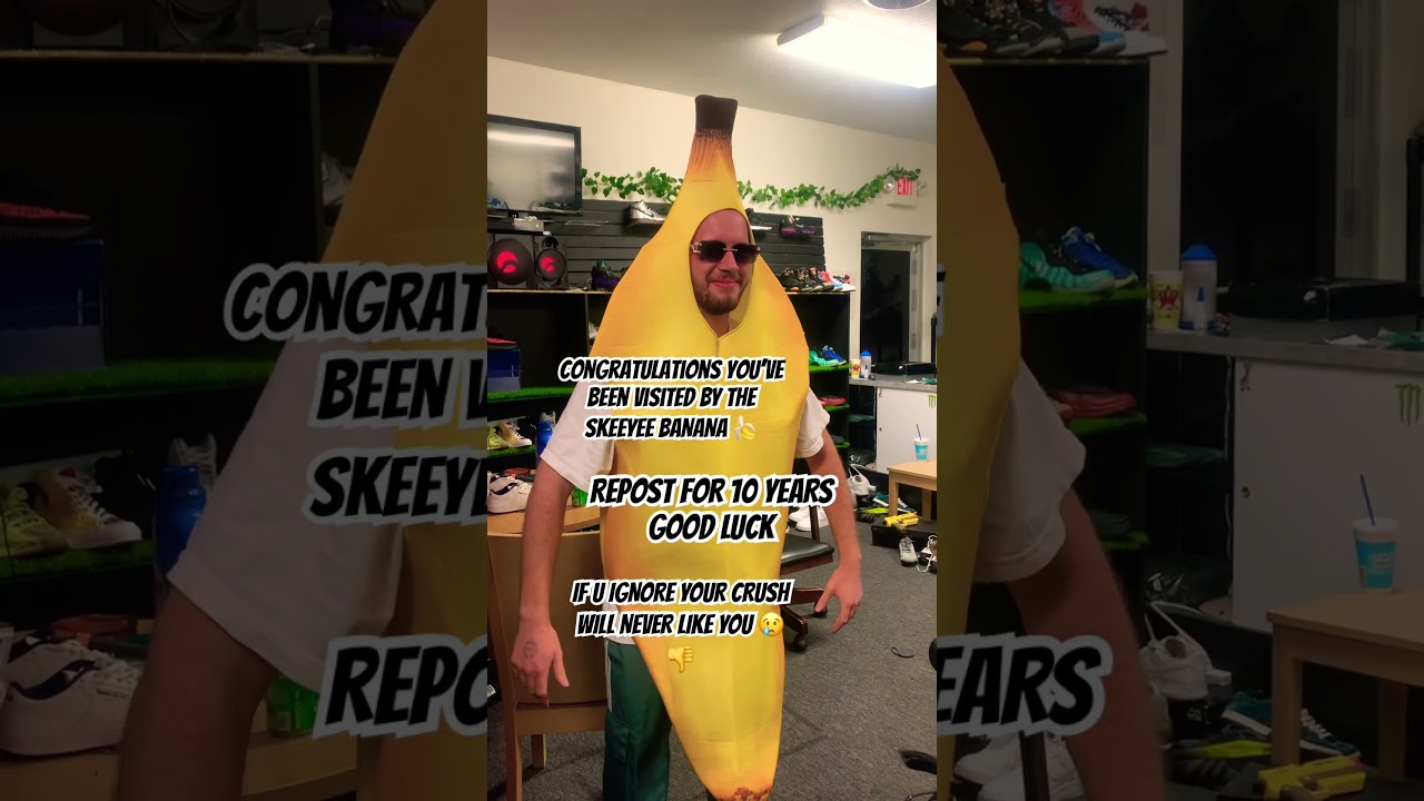 Best Halloween Costume ? 🍌 #halloween #halloween2023 #costume #banana #skeeyee #funny