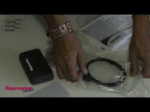 Raymarine i40 Bidata display instrument E70066 unboxing