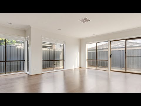 11 Laurina Street, KALKALLO, Victoria