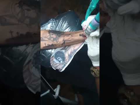 tatuaje de cristo en 3D sígueme en mi Instagram @feniix_tatto
