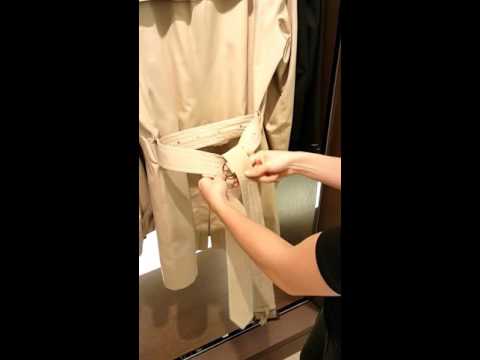 How to tie Burberry Trench