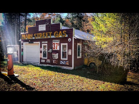 Crazy man cave ! Old cars