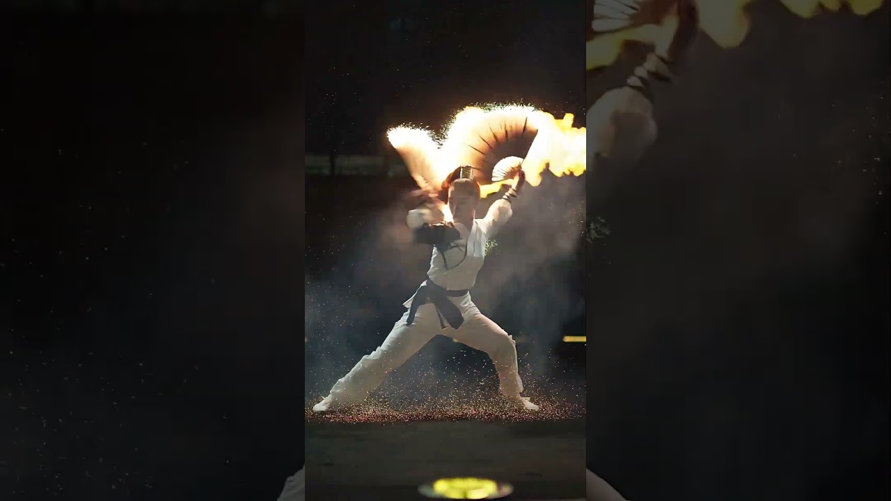 FIRE FAN Master! 🔥 Epic Martial Arts & Pyro Performance #Shorts