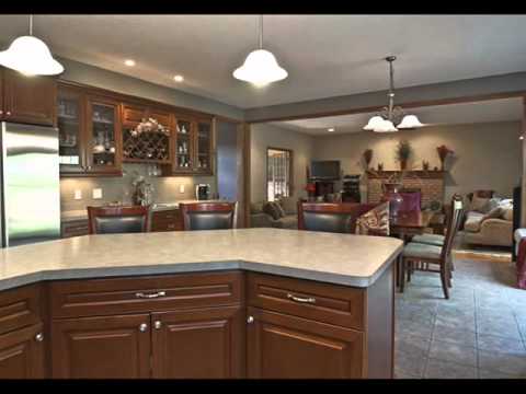 8142 Sandstone Dr home for sale in Sagamore Hills, Ohio