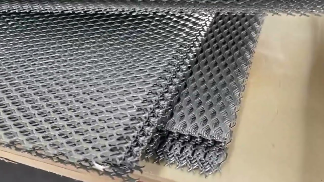 Microporous expanded metal mesh filter mesh