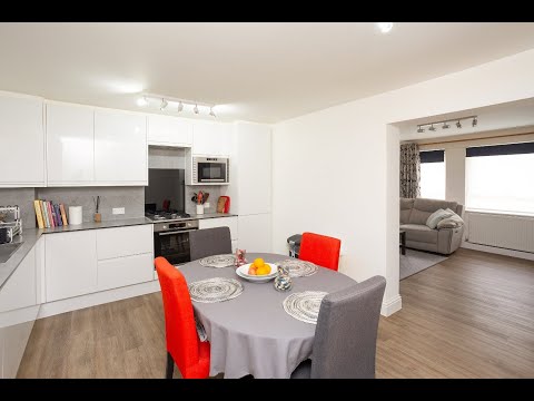 Come and take a look around this 3 BEDROOM APARTMENT For Sale in Bushey Heath....