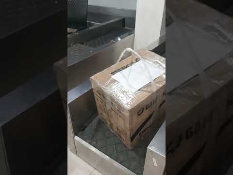 Timbangan Digital Bagasi Pesawat Di Bandara #shorts