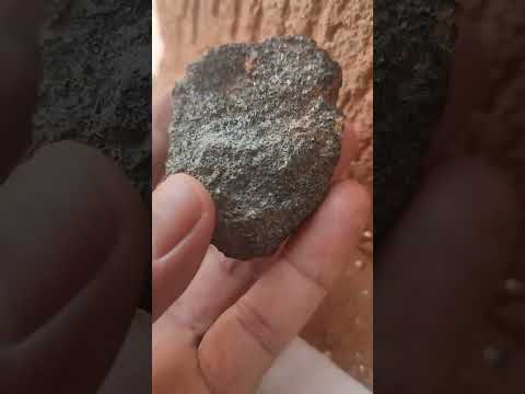 Basalt Rock (with rind claim as a meteorite)