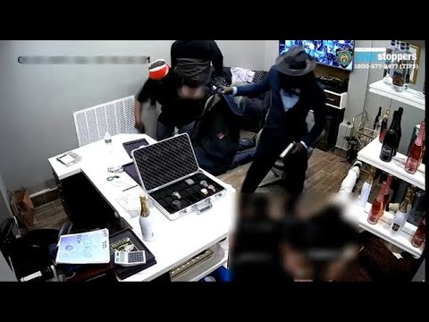 Bandits escape with millions in jewels from New York City store
