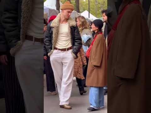 How people dress at the flea market in 🇲🇫 Paris🧣