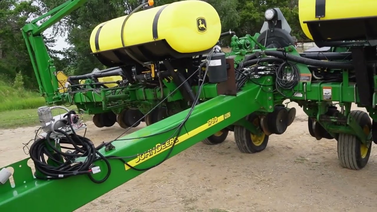BigIron Auctions John Deere 1760 Flex Planter