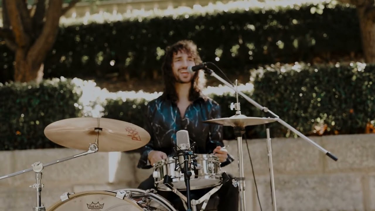 Bronte & Josh | Upbeat Perth Acoustic Wedding Duo, DJ & MC