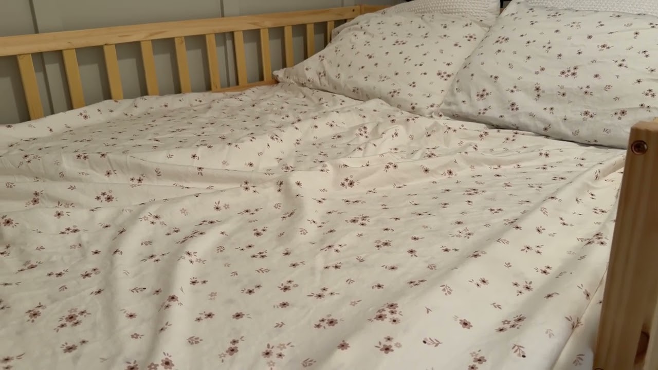 These MakeMake Organic Cotton sheets are so pretty, soft, and cozy!