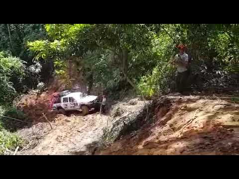 Toyota Hilux LN107 Extreme Off-Road 4x4 Overland Jungle Expedition | Borneo Safari 2018