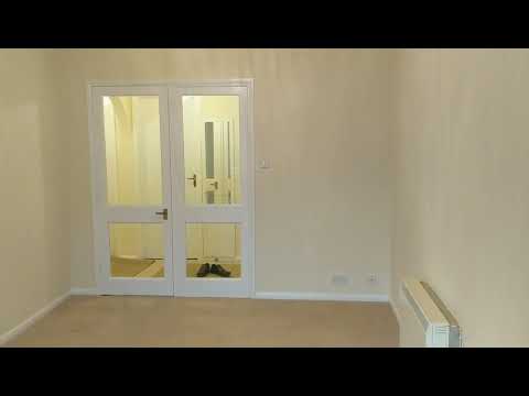 A two bedroom flat to rent in Burnt Oak for £1200 pcm.